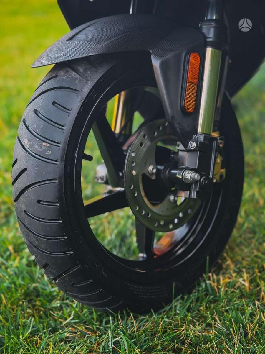 Aprilia SR 2016 in Klaipeda, with an engine capacity of 49.00 L and mileage of 9 thousand km for 1699 €, photo 12 on AUTOMOTO.COM.LV