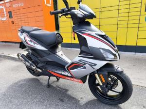 Aprilia SR 2016 in Panevezys, with an engine capacity of 50.00 L and mileage of 10 thousand km for 2150 €, photo 4 on AUTOMOTO.COM.LV