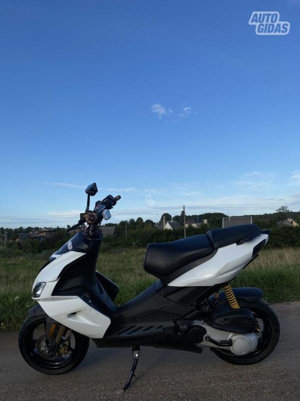 Aprilia SR 2017 Marijampole, ar dzinēja tilpumu 0.00 L un nobraukumu 0 tūkst. km par 1750 €, foto 2 vietnē AUTOMOTO.COM.LV