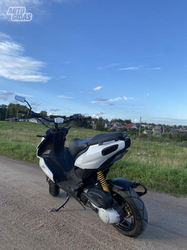 Aprilia SR 2017 Marijampole, ar dzinēja tilpumu 0.00 L un nobraukumu 0 tūkst. km par 1750 €, foto 3 vietnē AUTOMOTO.COM.LV