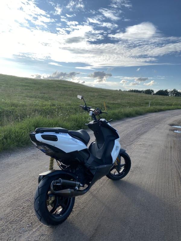 Aprilia SR 2017 Marijampole, ar dzinēja tilpumu 0.00 L un nobraukumu 0 tūkst. km par 1750 €, foto 4 vietnē AUTOMOTO.COM.LV