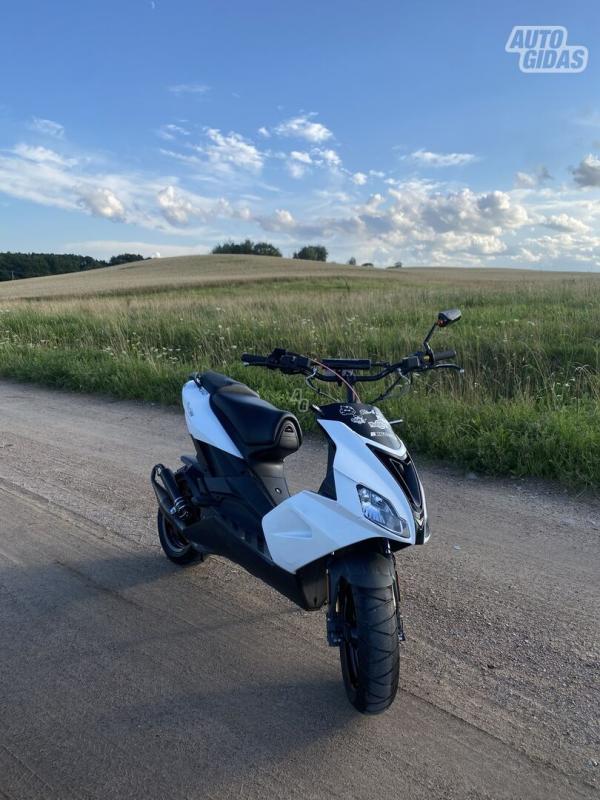 Aprilia SR 2017 Marijampole, ar dzinēja tilpumu 0.00 L un nobraukumu 0 tūkst. km par 1750 €, foto 6 vietnē AUTOMOTO.COM.LV