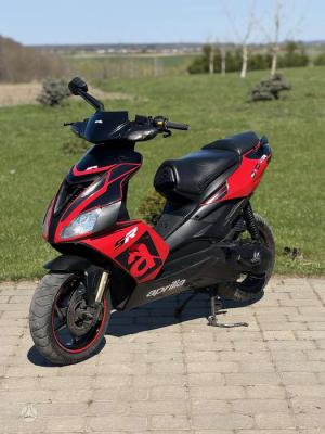 Aprilia SR 2017 in Alytus, with an engine capacity of 49.00 L and mileage of 23 thousand km for 2000 €, photo  on AUTOMOTO.COM.LV
