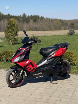 Aprilia SR 2017 Alīta, ar dzinēja tilpumu 49.00 L un nobraukumu 23 tūkst. km par 2000 €, foto 3 vietnē AUTOMOTO.COM.LV