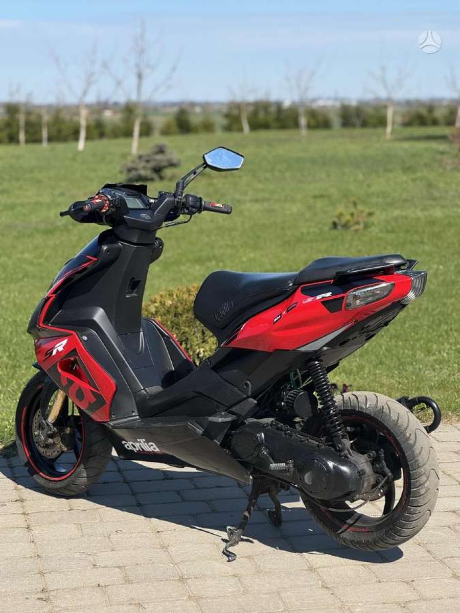 Aprilia SR 2017 Alīta, ar dzinēja tilpumu 49.00 L un nobraukumu 23 tūkst. km par 2000 €, foto 4 vietnē AUTOMOTO.COM.LV
