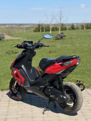 Aprilia SR 2017 Alīta, ar dzinēja tilpumu 49.00 L un nobraukumu 23 tūkst. km par 2000 €, foto 5 vietnē AUTOMOTO.COM.LV