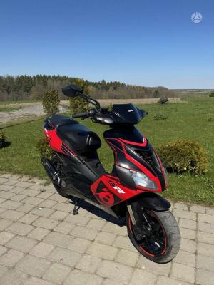 Aprilia SR 2017 Alīta, ar dzinēja tilpumu 49.00 L un nobraukumu 23 tūkst. km par 2000 €, foto 10 vietnē AUTOMOTO.COM.LV