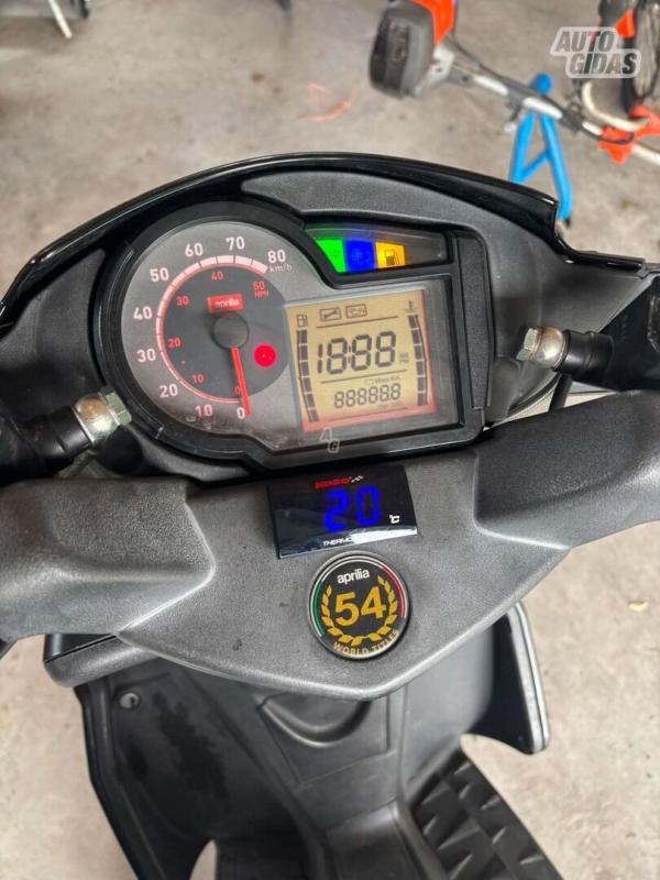Aprilia SR 2017 in Marijampole, with an engine capacity of 0.00 L and mileage of 0 thousand km for 1750 €, photo 4 on AUTOMOTO.COM.LV