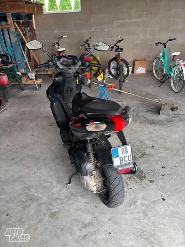 Aprilia SR 2017 in Marijampole, with an engine capacity of 0.00 L and mileage of 0 thousand km for 1750 €, photo 5 on AUTOMOTO.COM.LV