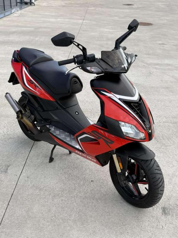 Aprilia SR 2017 Panevēža, ar dzinēja tilpumu 50.00 L un nobraukumu 7 tūkst. km par 1850 €, foto 5 vietnē AUTOMOTO.COM.LV