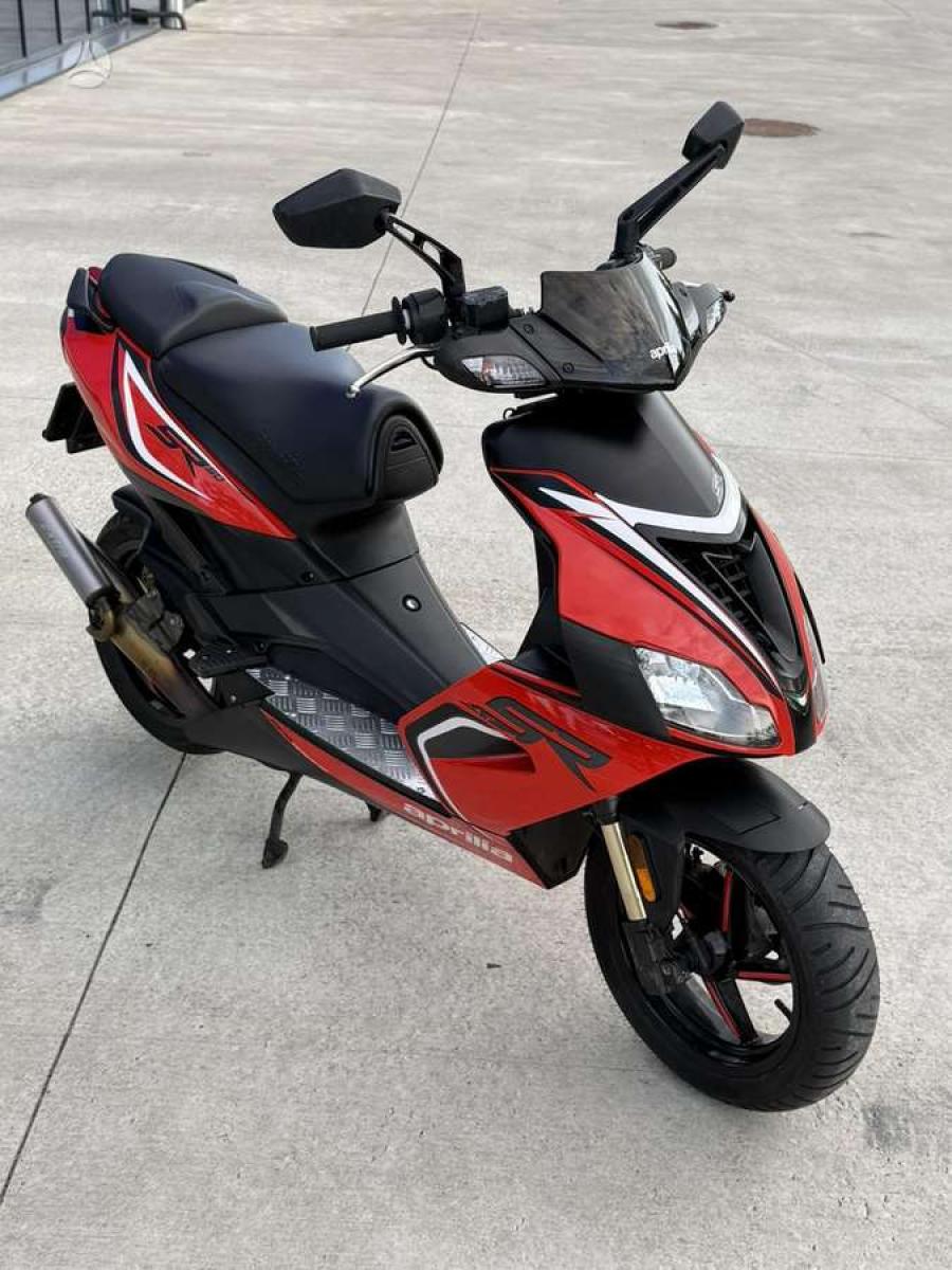 Aprilia SR 2017 Panevēža, ar dzinēja tilpumu 50.00 L un nobraukumu 7 tūkst. km par 1850 €, foto 5 vietnē AUTOMOTO.COM.LV