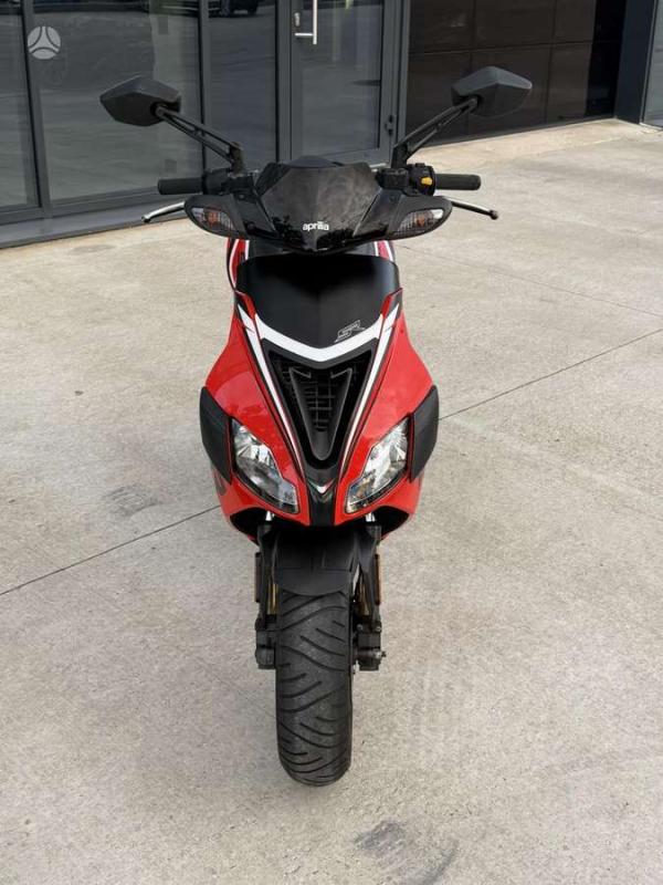 Aprilia SR 2017 Panevēža, ar dzinēja tilpumu 50.00 L un nobraukumu 7 tūkst. km par 1850 €, foto 6 vietnē AUTOMOTO.COM.LV