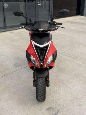 Aprilia SR 2017 Panevēža, ar dzinēja tilpumu 50.00 L un nobraukumu 7 tūkst. km par 1850 €, foto 6 vietnē AUTOMOTO.COM.LV