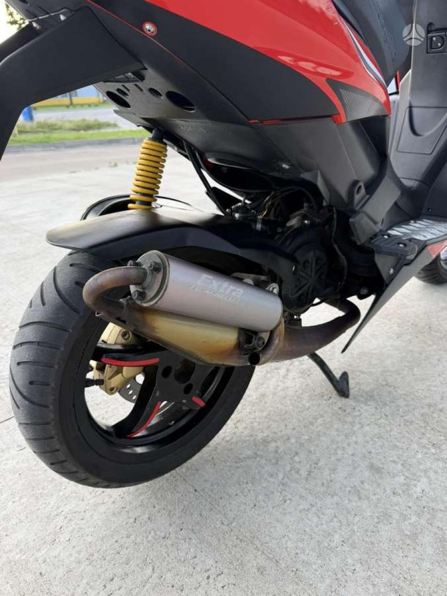 Aprilia SR 2017 Panevēža, ar dzinēja tilpumu 50.00 L un nobraukumu 7 tūkst. km par 1850 €, foto 10 vietnē AUTOMOTO.COM.LV