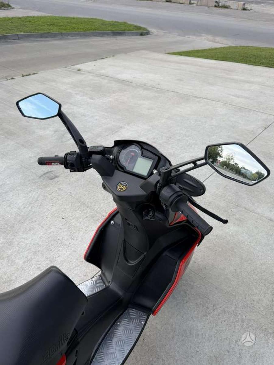 Aprilia SR 2017 Panevēža, ar dzinēja tilpumu 50.00 L un nobraukumu 7 tūkst. km par 1850 €, foto 11 vietnē AUTOMOTO.COM.LV