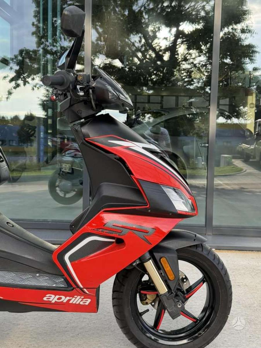 Aprilia SR 2017 Panevēža, ar dzinēja tilpumu 50.00 L un nobraukumu 7 tūkst. km par 1850 €, foto 12 vietnē AUTOMOTO.COM.LV