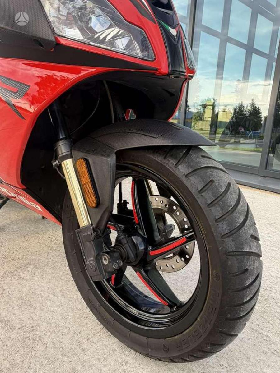 Aprilia SR 2017 Panevēža, ar dzinēja tilpumu 50.00 L un nobraukumu 7 tūkst. km par 1850 €, foto 13 vietnē AUTOMOTO.COM.LV