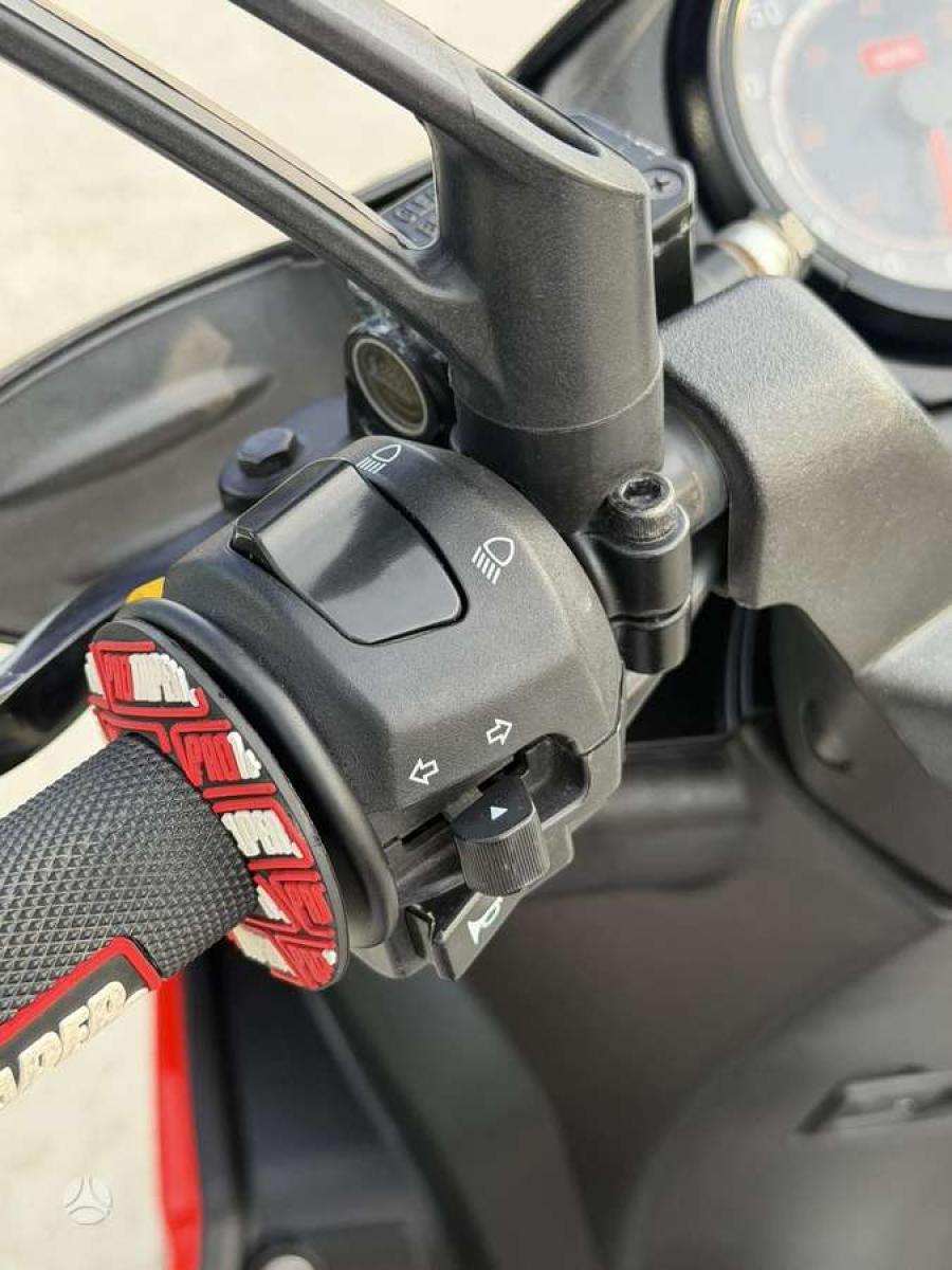 Aprilia SR 2017 Panevēža, ar dzinēja tilpumu 50.00 L un nobraukumu 7 tūkst. km par 1850 €, foto 15 vietnē AUTOMOTO.COM.LV