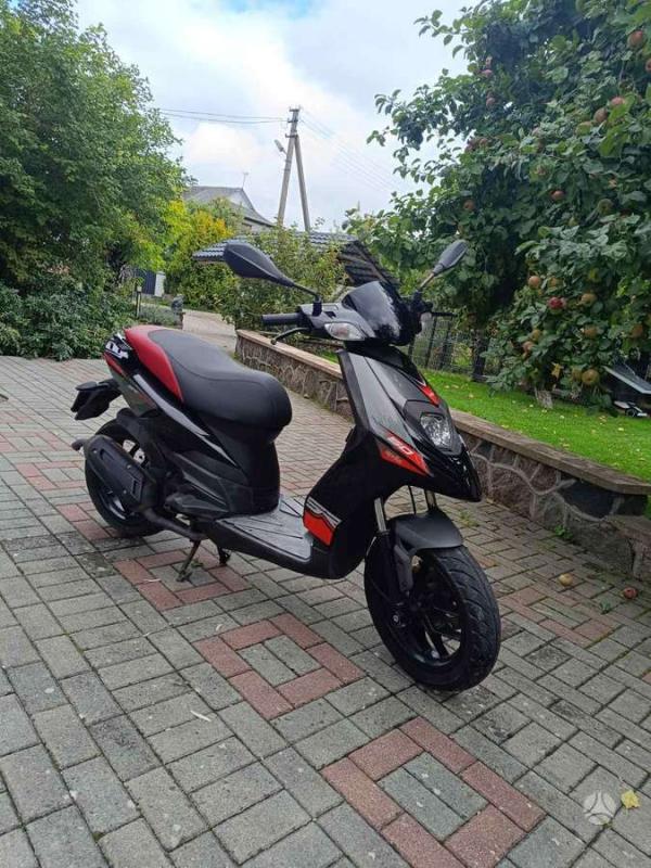 Aprilia SR 2017 in Kretinga, with an engine capacity of 50.00 L and mileage of 8 thousand km for 1450 €, photo 1 on AUTOMOTO.COM.LV
