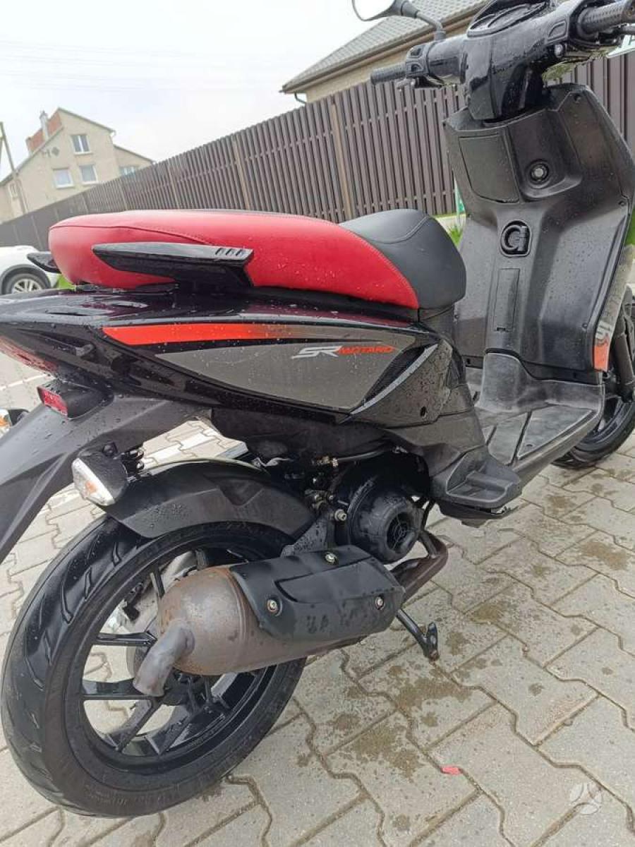 Aprilia SR 2017 in Kretinga, with an engine capacity of 50.00 L and mileage of 8 thousand km for 1450 €, photo 4 on AUTOMOTO.COM.LV