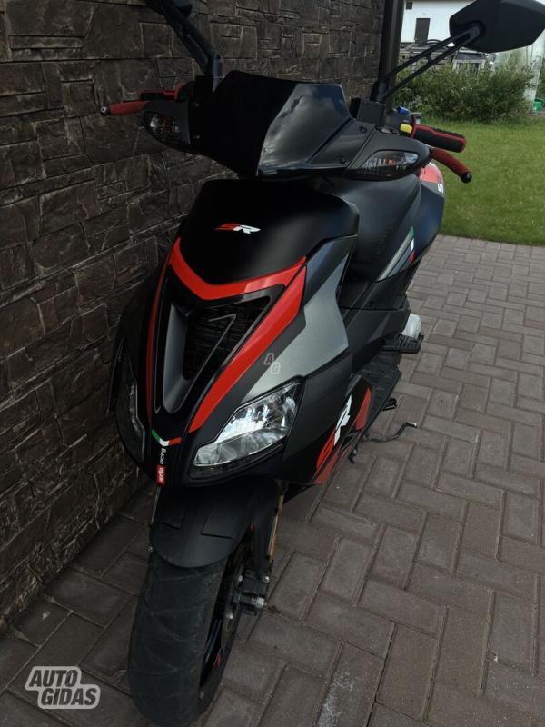 Aprilia SR 2018 in Siauliai, with an engine capacity of 0.05 L and mileage of 11 thousand km for 2000 €, photo 3 on AUTOMOTO.COM.LV
