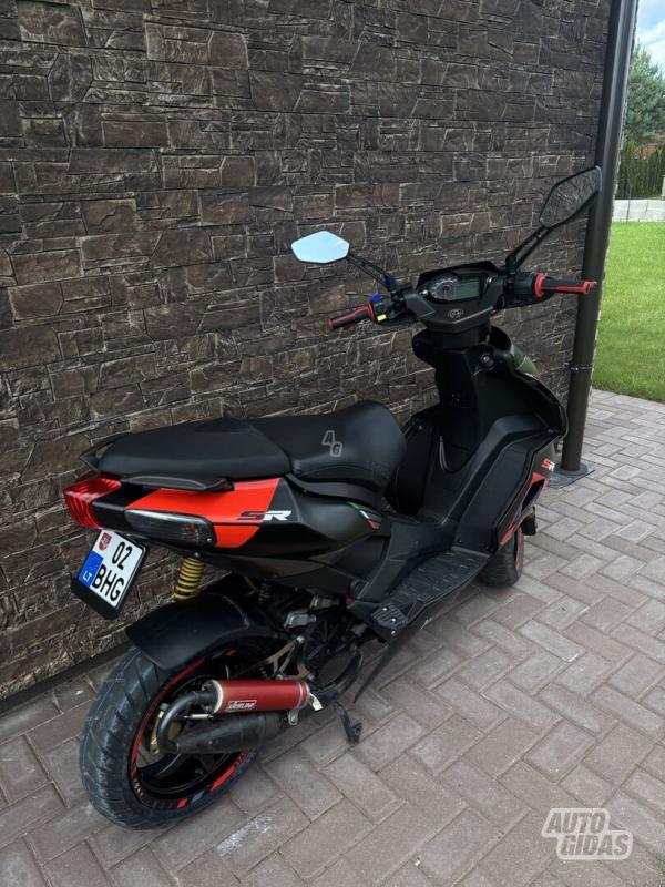 Aprilia SR 2018 in Siauliai, with an engine capacity of 0.05 L and mileage of 11 thousand km for 2000 €, photo 4 on AUTOMOTO.COM.LV