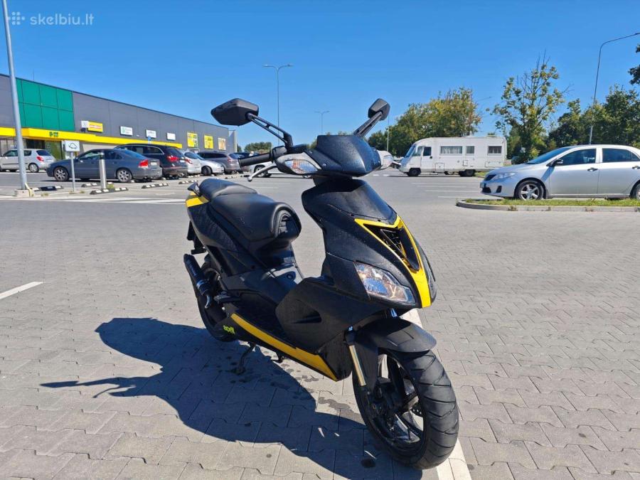 Aprilia SR 2018 in Kaunas, with an engine capacity of 0.00 L and mileage of 7 thousand km for 1600 €, photo 3 on AUTOMOTO.COM.LV