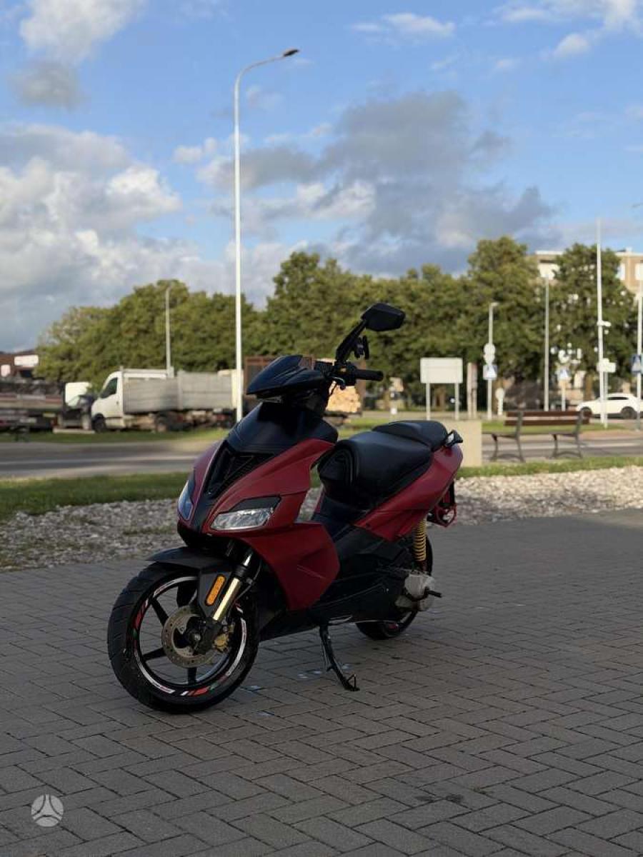 Aprilia SR 2018 in Silute, with an engine capacity of 49.00 L and mileage of 14 thousand km for 1900 €, photo 5 on AUTOMOTO.COM.LV