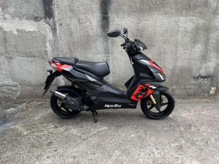 Aprilia SR 2019 in Vilnius, with an engine capacity of 49.00 L and mileage of 6 thousand km for 2050 €, photo 3 on AUTOMOTO.COM.LV