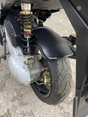 Aprilia SR 2019 in Vilnius, with an engine capacity of 49.00 L and mileage of 6 thousand km for 2050 €, photo 8 on AUTOMOTO.COM.LV
