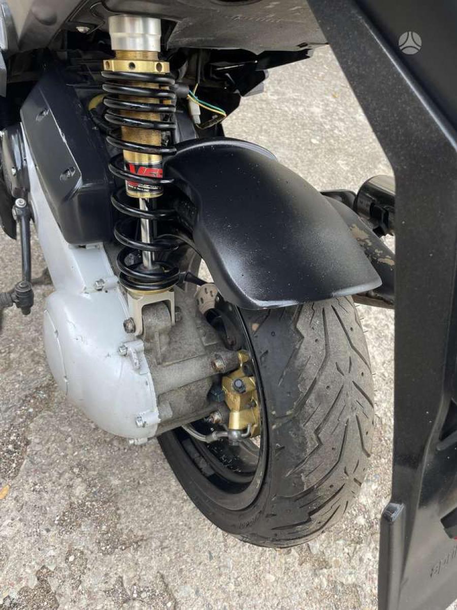 Aprilia SR 2019 in Vilnius, with an engine capacity of 49.00 L and mileage of 6 thousand km for 2050 €, photo 8 on AUTOMOTO.COM.LV