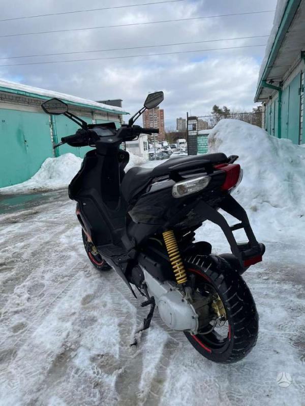 Aprilia SR 2020 in Kaunas, with an engine capacity of 50.00 L and mileage of 18 thousand km for 1750 €, photo 6 on AUTOMOTO.COM.LV