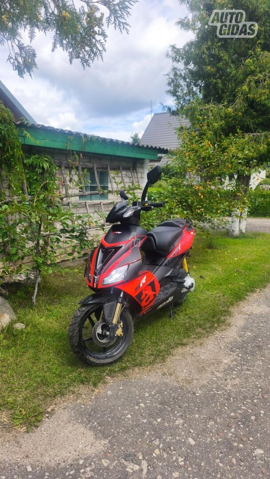Aprilia SR 2020 Druskininkai, ar dzinēja tilpumu 0.05 L un nobraukumu 7 tūkst. km par 2250 €, foto 1 vietnē AUTOMOTO.COM.LV