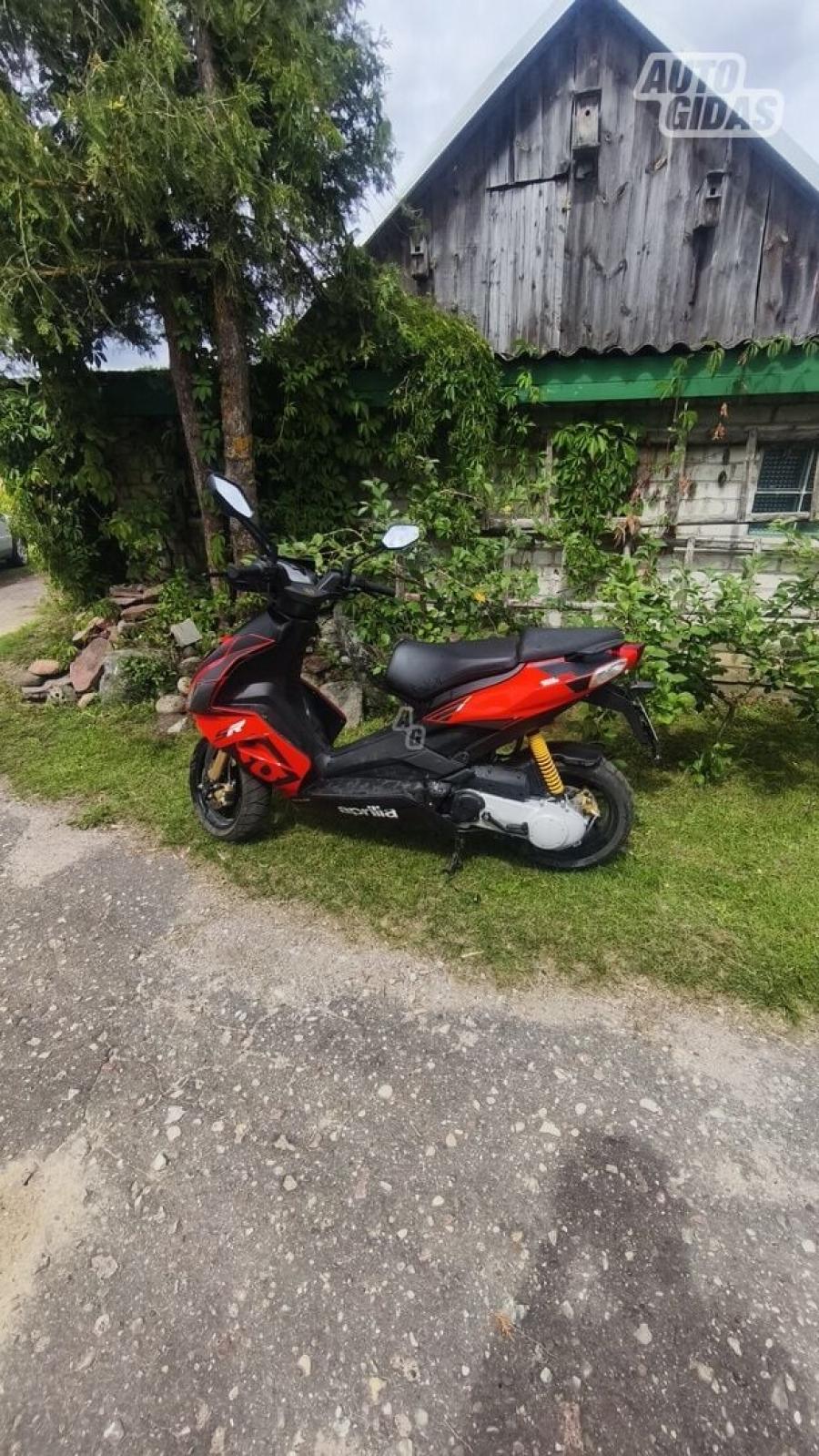 Aprilia SR 2020 Druskininkai, ar dzinēja tilpumu 0.05 L un nobraukumu 7 tūkst. km par 2250 €, foto 3 vietnē AUTOMOTO.COM.LV