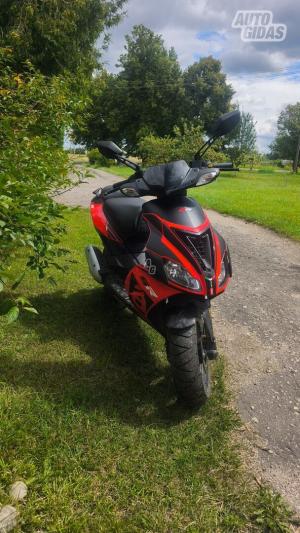 Aprilia SR 2020 Druskininkai, ar dzinēja tilpumu 0.05 L un nobraukumu 7 tūkst. km par 2250 €, foto 4 vietnē AUTOMOTO.COM.LV