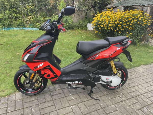 Aprilia SR 2020 Kauņa, ar dzinēja tilpumu 49.00 L un nobraukumu 15 tūkst. km par 1850 €, foto 3 vietnē AUTOMOTO.COM.LV