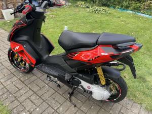 Aprilia SR 2020 Kauņa, ar dzinēja tilpumu 49.00 L un nobraukumu 15 tūkst. km par 1850 €, foto 5 vietnē AUTOMOTO.COM.LV