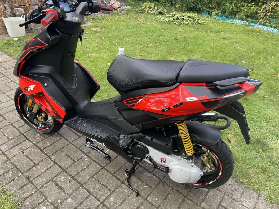 Aprilia SR 2020 Kauņa, ar dzinēja tilpumu 49.00 L un nobraukumu 15 tūkst. km par 1850 €, foto 5 vietnē AUTOMOTO.COM.LV