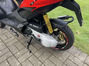 Aprilia SR 2020 Kauņa, ar dzinēja tilpumu 49.00 L un nobraukumu 15 tūkst. km par 1850 €, foto 8 vietnē AUTOMOTO.COM.LV