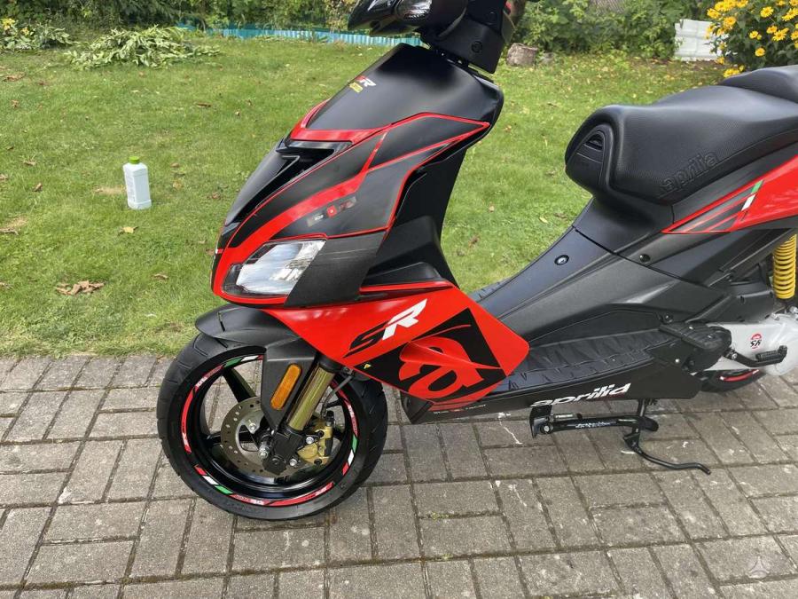 Aprilia SR 2020 Kauņa, ar dzinēja tilpumu 49.00 L un nobraukumu 15 tūkst. km par 1850 €, foto 10 vietnē AUTOMOTO.COM.LV