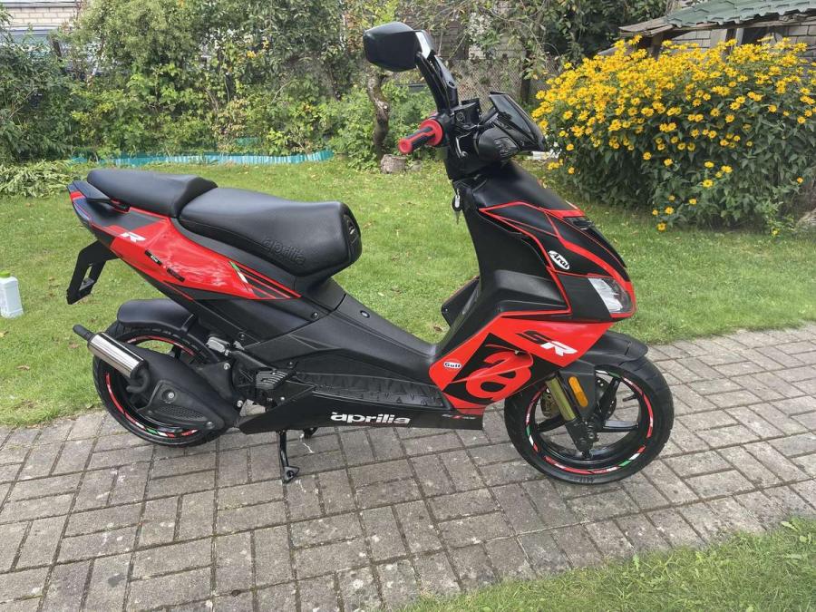 Aprilia SR 2020 Kauņa, ar dzinēja tilpumu 49.00 L un nobraukumu 15 tūkst. km par 1850 €, foto 13 vietnē AUTOMOTO.COM.LV