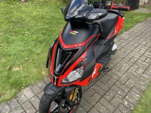 Aprilia SR 2020 Kauņa, ar dzinēja tilpumu 49.00 L un nobraukumu 15 tūkst. km par 1850 €, foto 18 vietnē AUTOMOTO.COM.LV