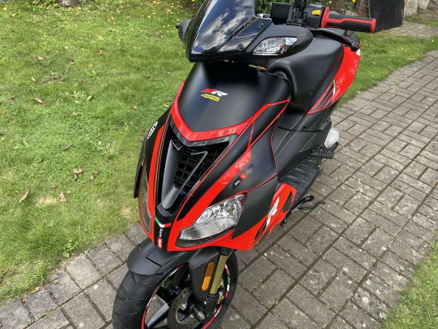 Aprilia SR 2020 Kauņa, ar dzinēja tilpumu 49.00 L un nobraukumu 15 tūkst. km par 1850 €, foto 18 vietnē AUTOMOTO.COM.LV