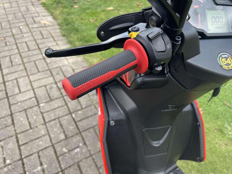 Aprilia SR 2020 Kauņa, ar dzinēja tilpumu 49.00 L un nobraukumu 15 tūkst. km par 1850 €, foto 19 vietnē AUTOMOTO.COM.LV
