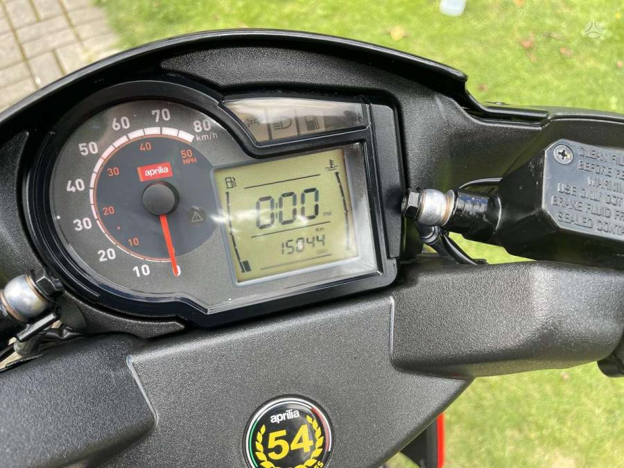 Aprilia SR 2020 Kauņa, ar dzinēja tilpumu 49.00 L un nobraukumu 15 tūkst. km par 1850 €, foto 20 vietnē AUTOMOTO.COM.LV