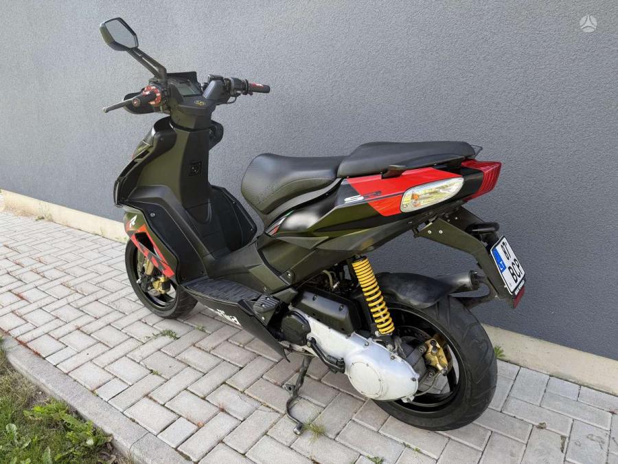 Aprilia SR 2020 in Utena, with an engine capacity of 49.00 L and mileage of 14 thousand km for 1650 €, photo 9 on AUTOMOTO.COM.LV