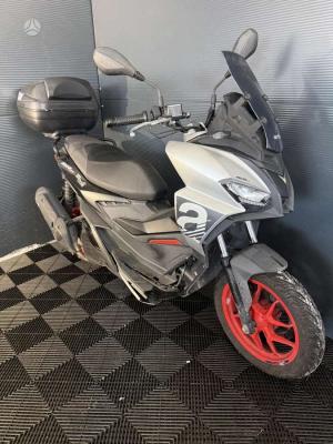 Aprilia SR 2022 in Taurage, with an engine capacity of 0.13 L and mileage of 40 thousand km for 1350 €, photo  on AUTOMOTO.COM.LV