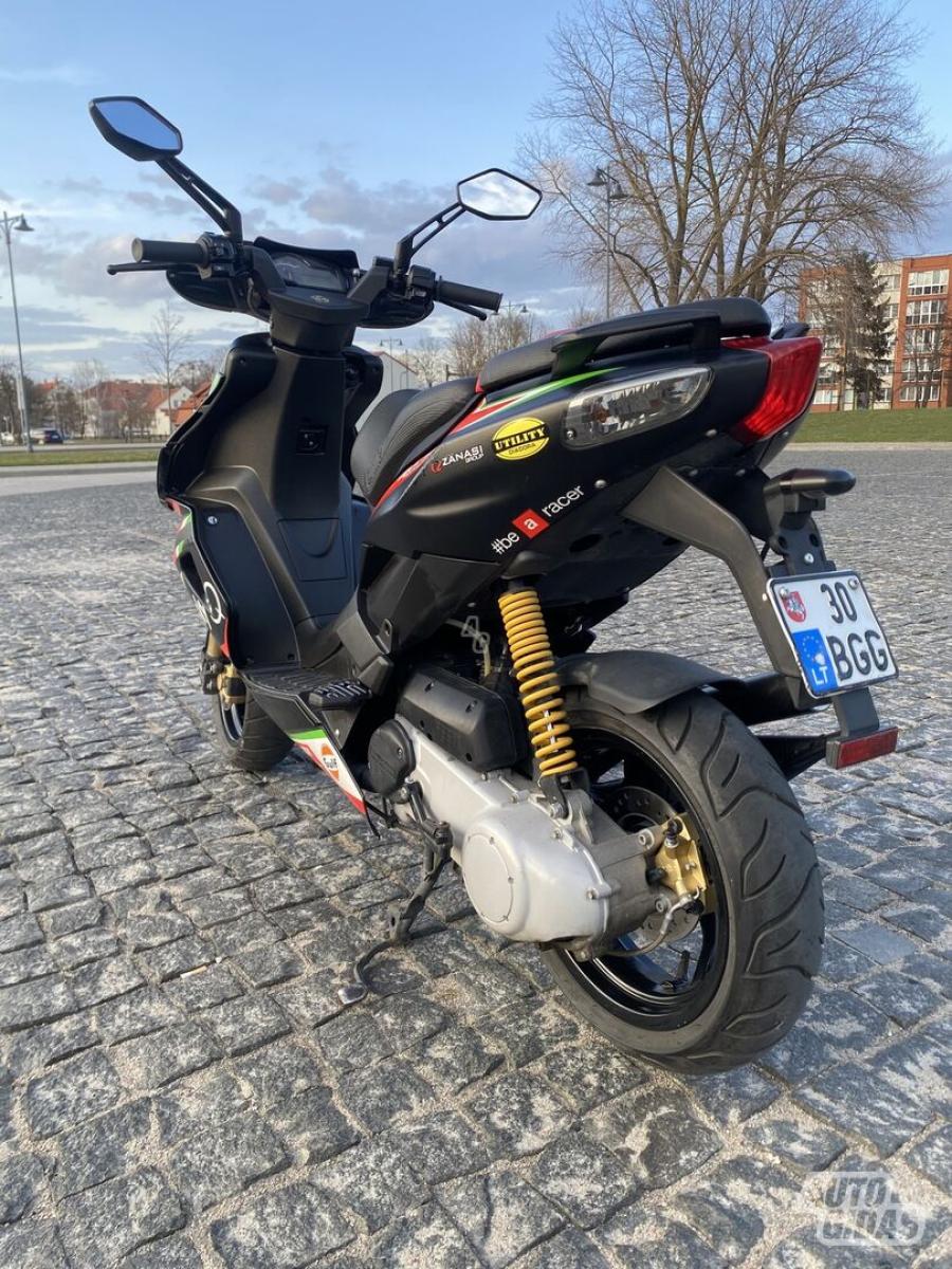 Aprilia SR 2022 in Klaipeda, with an engine capacity of 0.00 L and mileage of 0 thousand km for 2300 €, photo 5 on AUTOMOTO.COM.LV