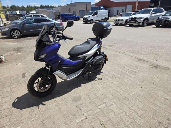 Aprilia SR 2022 Viļņa, ar dzinēja tilpumu 0.13 L un nobraukumu 8 tūkst. km par 2450 €, foto 7 vietnē AUTOMOTO.COM.LV