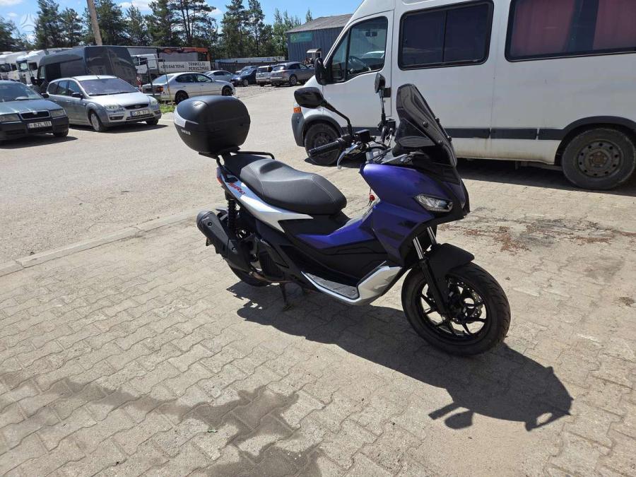 Aprilia SR 2022 in Vilnius, with an engine capacity of 0.13 L and mileage of 8 thousand km for 2450 €, photo 9 on AUTOMOTO.COM.LV